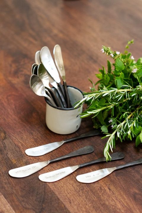 Set 4 Embossed Iron Pate Knives | Daughters & Co